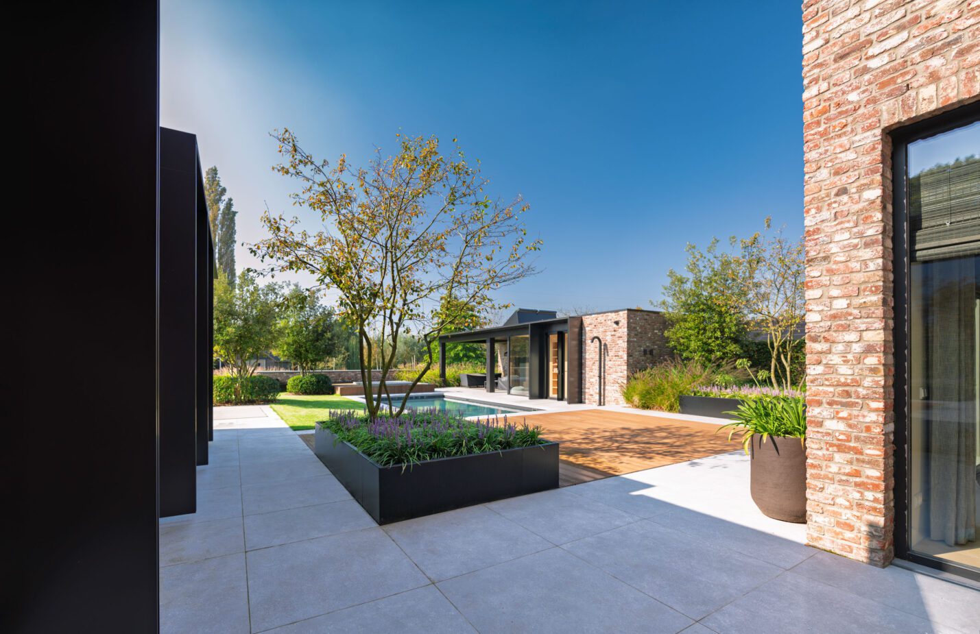 Adezz Aluminium Retaining Wall - Apt Garden